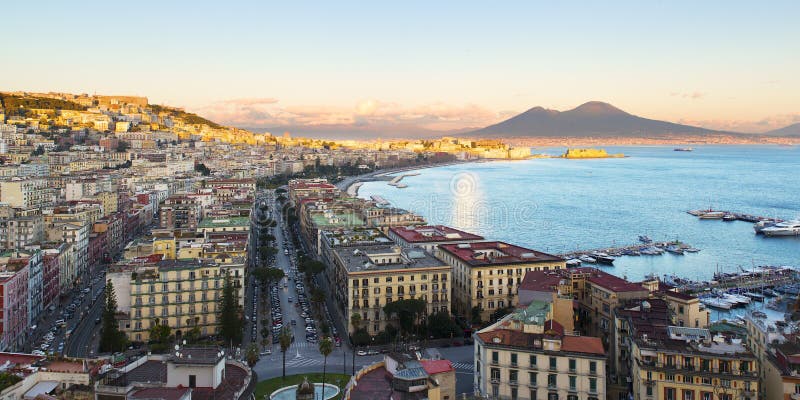 Ansicht Der Bucht Von Neapel Mit Vesuv Stockbild - Bild von golf ...