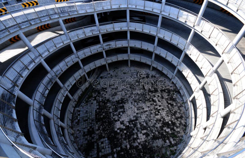 Parkhausrampe stockfoto. Bild von parkhausrampe - 13229914