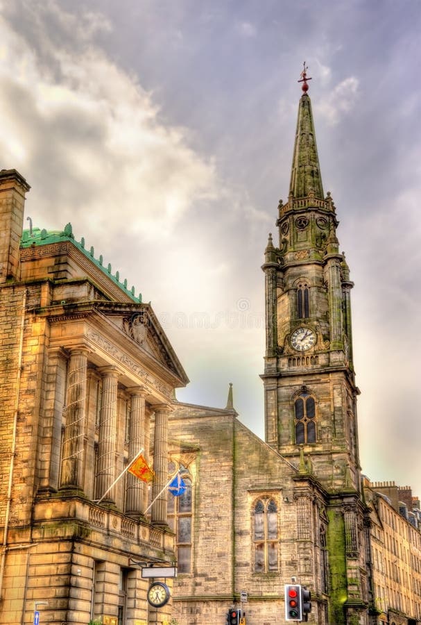 Tron Kirk Spire in Der Alten Stadt in Edinburgh Stockfoto - Bild von ...