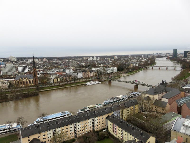 Ansicht Entlang Den Fluss in Frankfurt am Main Deutschland ...
