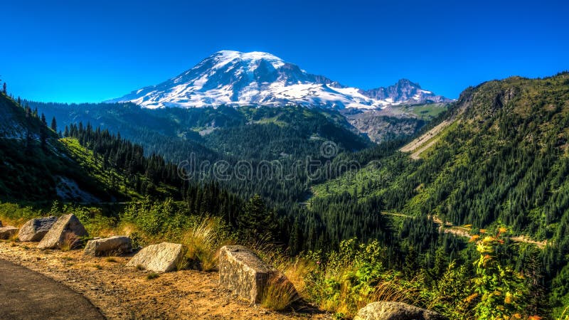 Ansicht Vom Mount Rainier Im Staat Washington Stockfoto - Bild von ...
