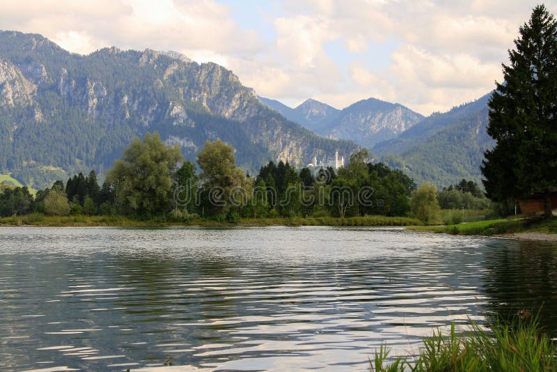 Ansicht Von Neuschwanstein-Schloss Von Forggensee Stockfoto - Bild von ...