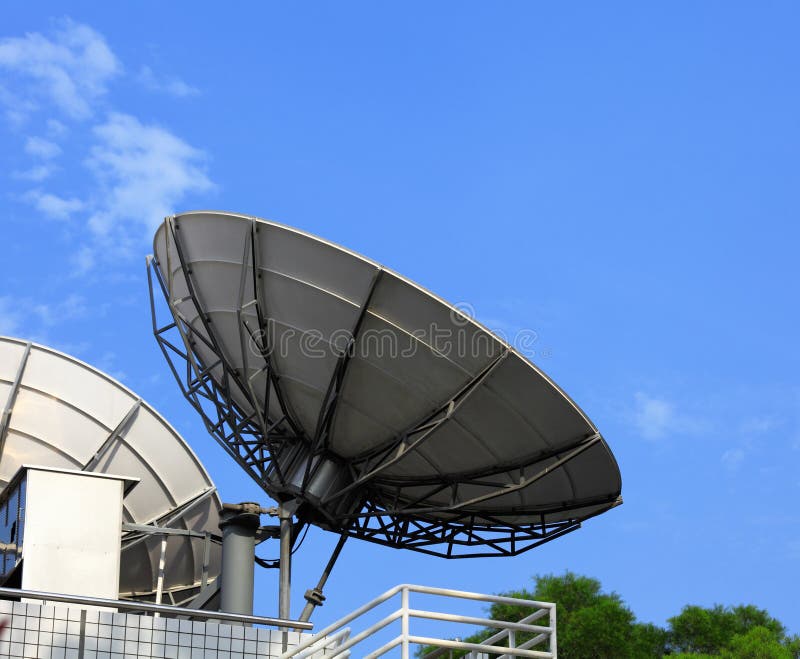 Antenne parabolique photo stock. Image du lointain, communiquez - 26215634