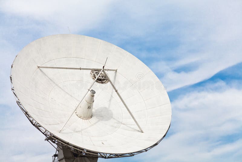 Antenne parabolique image stock. Image du broadband, antenne - 55494629
