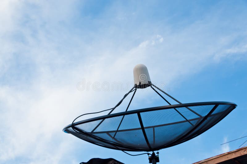 Antenne parabolique image stock. Image du technologie - 57342401
