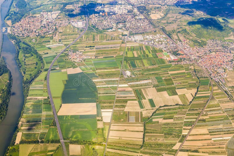 Antenne Van Klein Dorp Met Gebieden Stock Foto - Image of landbouw ...