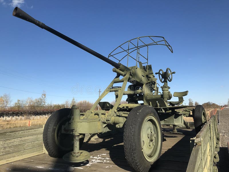 Anti-aircraft Gun on the Platform Stock Image - Image of station, steam ...