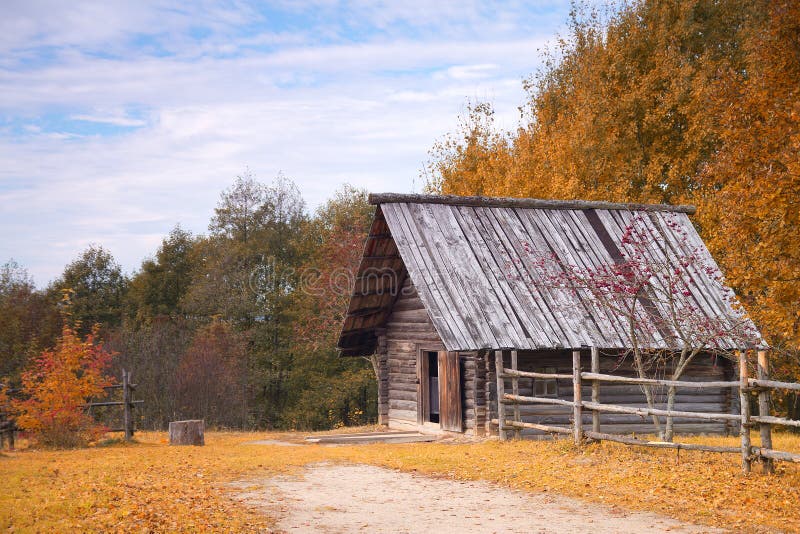 Antiek houten dorp stock afbeelding. Image of binnenlands - 38391029