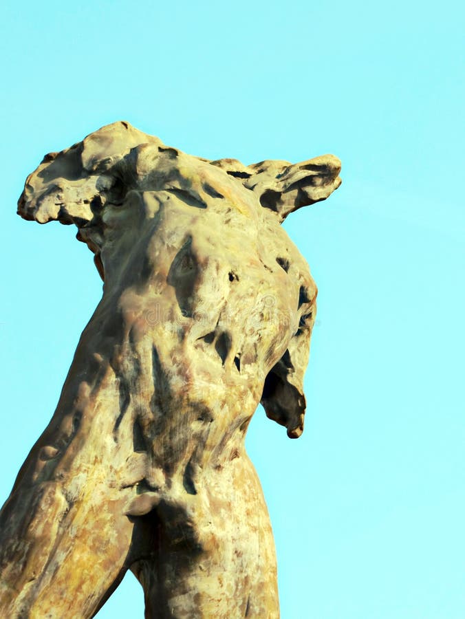 Estatua de Adonis imagen de archivo. Imagen de estatua - 89533237