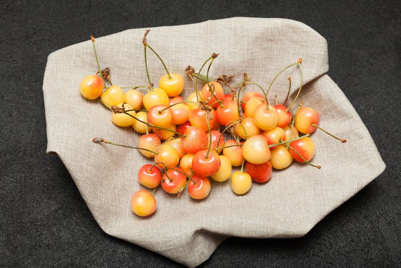 Antioxidant Fresh Fruit, Yellow Rainier Cherry Stock Photo - Image of ...