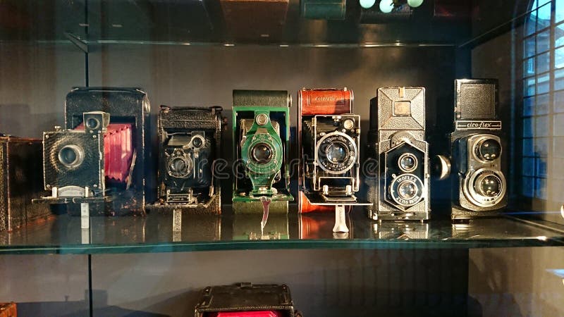 Antique Camera Shelf Display Editorial Stock Image - Image of antique ...