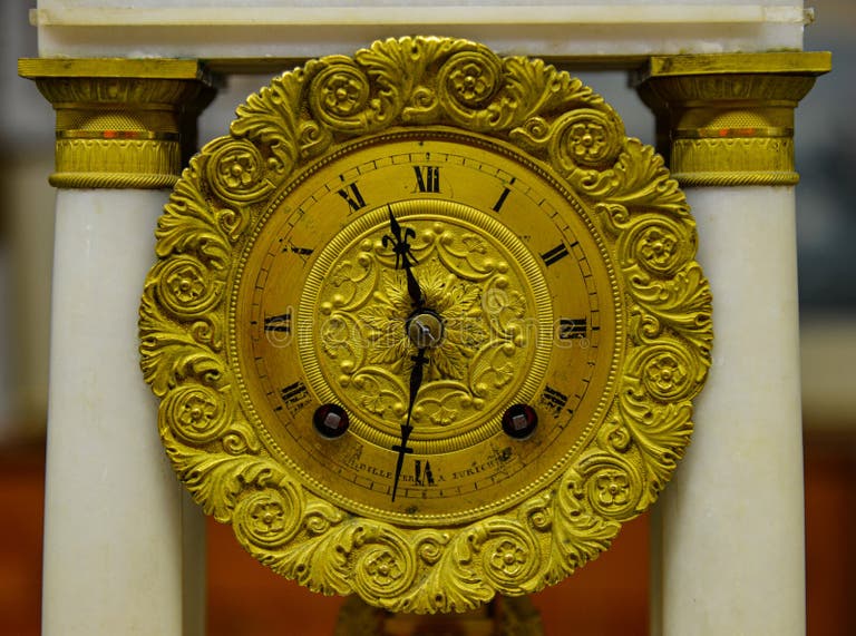 The Antique Gold Clock Has a Beautiful Pattern Stock Image - Image of ...