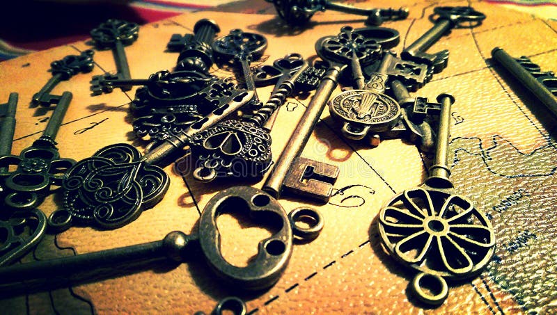 Antique keys editorial photo. Image of layout, world - 50362941