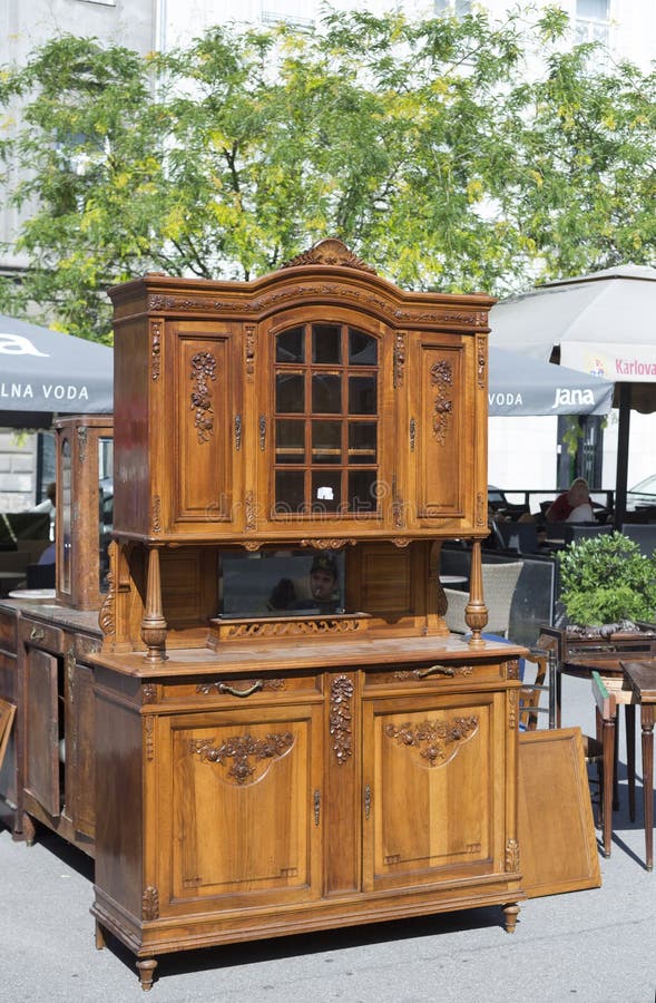 Antique Market in Zagreb, Croatia Editorial Image - Image of carving ...