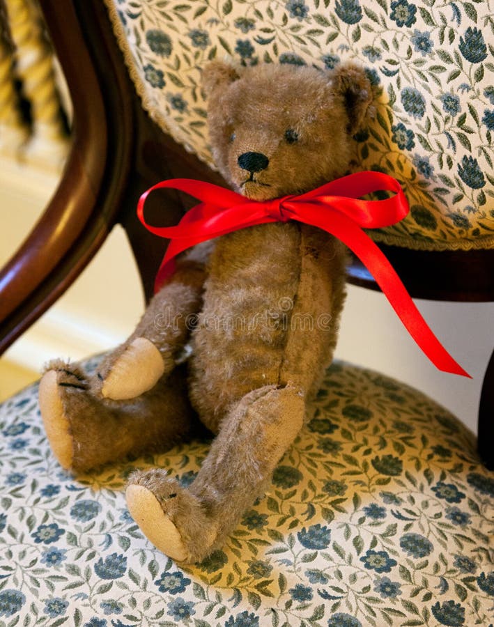 Antique One-armed Teddy Bear Stock Image - Image of armed, soft: 16593405