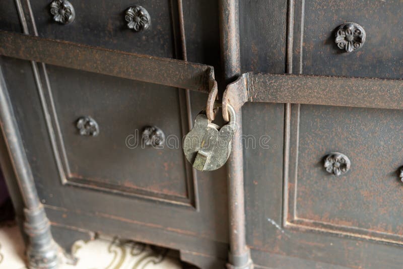 Antique Rusty Padlock. Vintage Safe Stock Image - Image of closeup ...