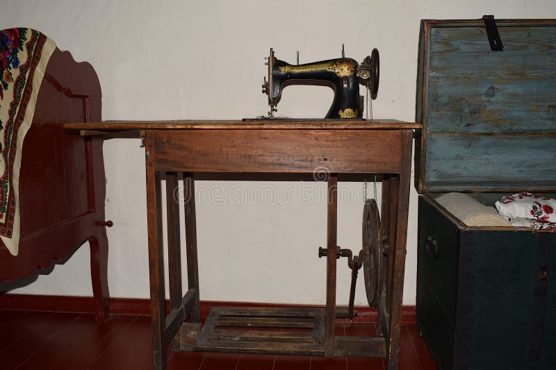Antique Sewing Machine with Treadle Drive Stock Photo - Image of retro ...