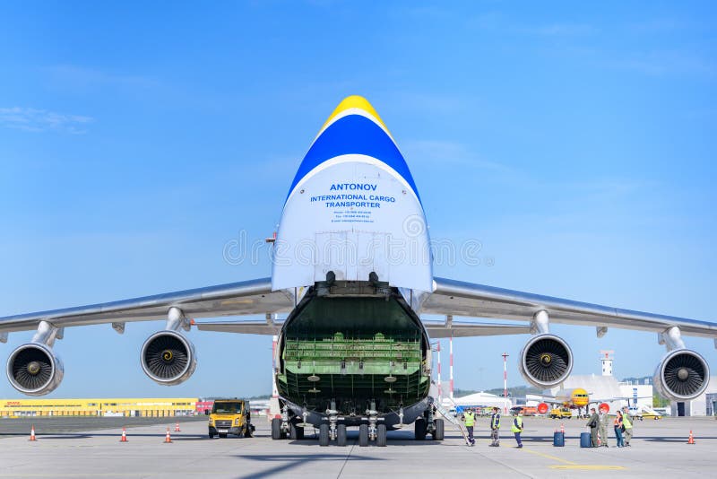 323 Antonov An124 Stock Photos - Free & Royalty-Free Stock Photos from ...