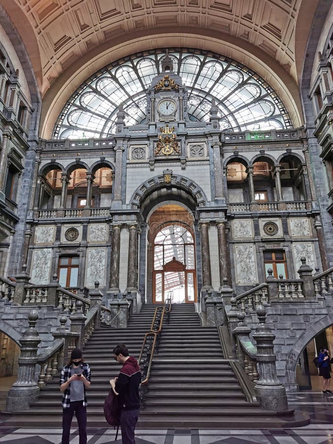 Antwerp train station editorial photography. Image of station - 282575617