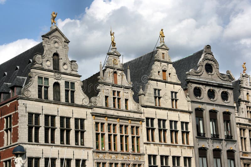 Anvers, Belgique - 10 Mai 2015 : Visite De Touristes Grand Place à ...