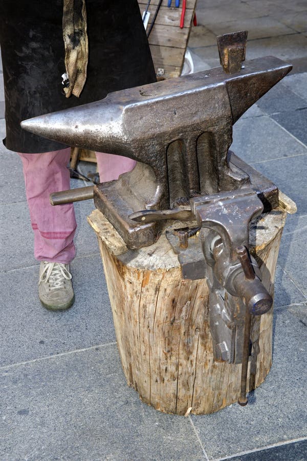 The anvil of blacksmith stock photo. Image of heavy, industry - 36350996