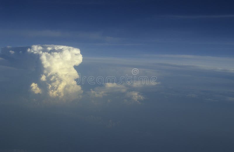 Anvil Cloud in Blue Sky stock image. Image of cloud, streaky - 65498609