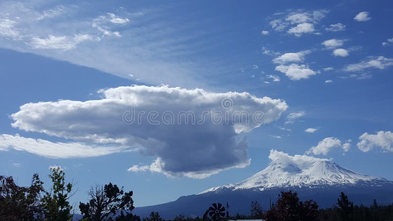 Anvil cloud stock photo. Image of shasta, siskiyou, anvil - 74455304