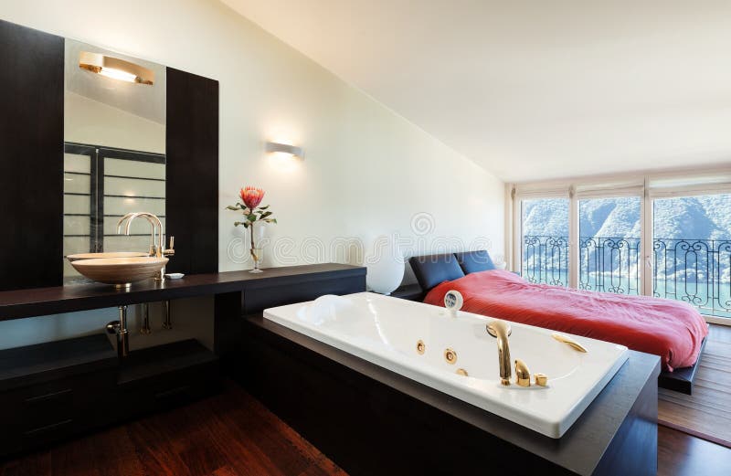 Apartamento De Lujo Interior, Jacuzzi Imagen de archivo - Imagen de ...