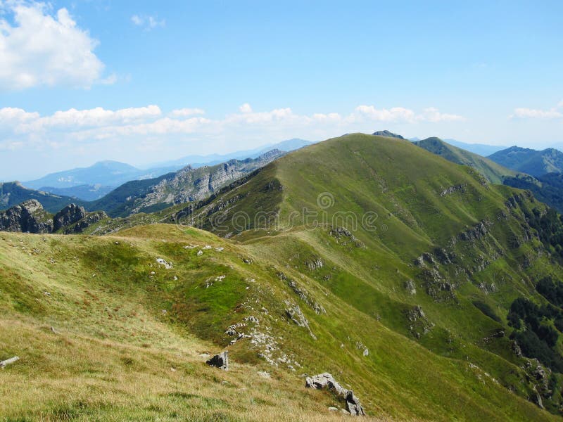 The Apennine Mountains in Italy Stock Image - Image of meadow, climbing ...