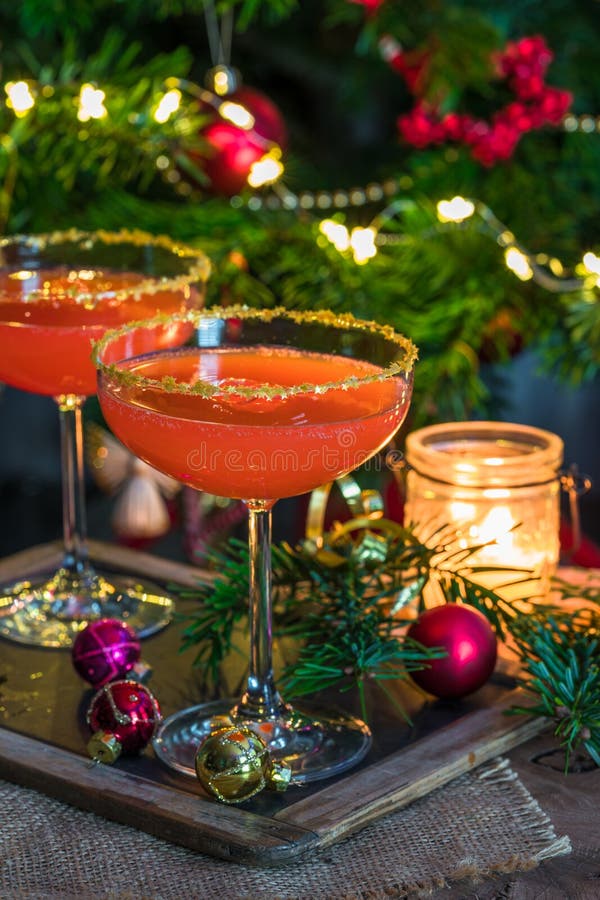 Aperol Spritz Avec Le Jus De Pamplemousse Image stock - Image du ...