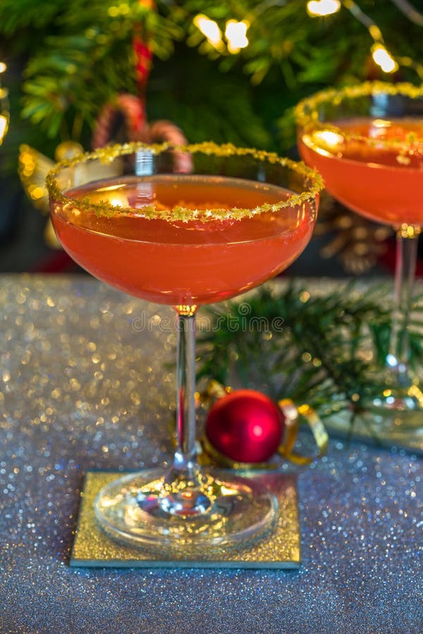 Aperol Spritz Avec Le Jus De Pamplemousse Image stock - Image du ...