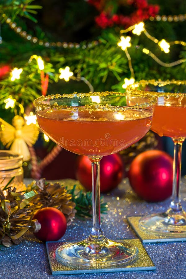 Aperol Spritz Avec Le Jus De Pamplemousse Photo stock - Image du ...