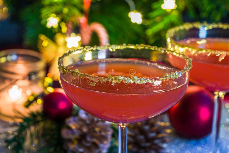 Aperol Spritz Avec Le Jus De Pamplemousse Photo stock - Image du glace ...