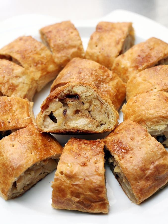 Apfelstrudel, Apple Strudel Stock Photo - Image of baked, bread: 16325838