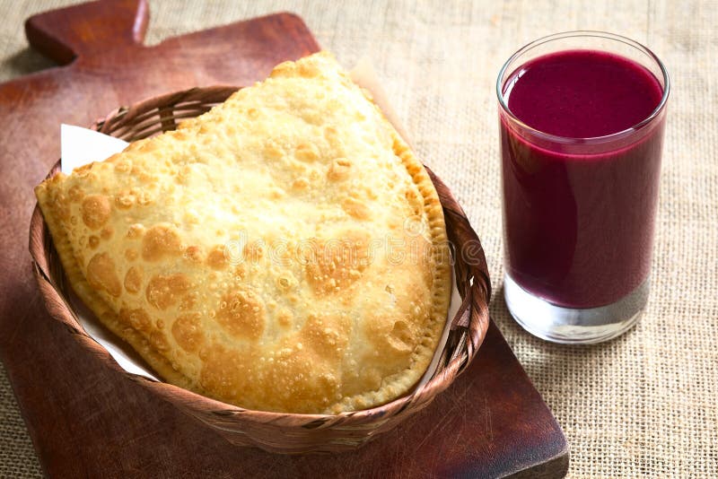 Api Boliviano Con El Pastel Imagen de archivo - Imagen de tarjeta ...