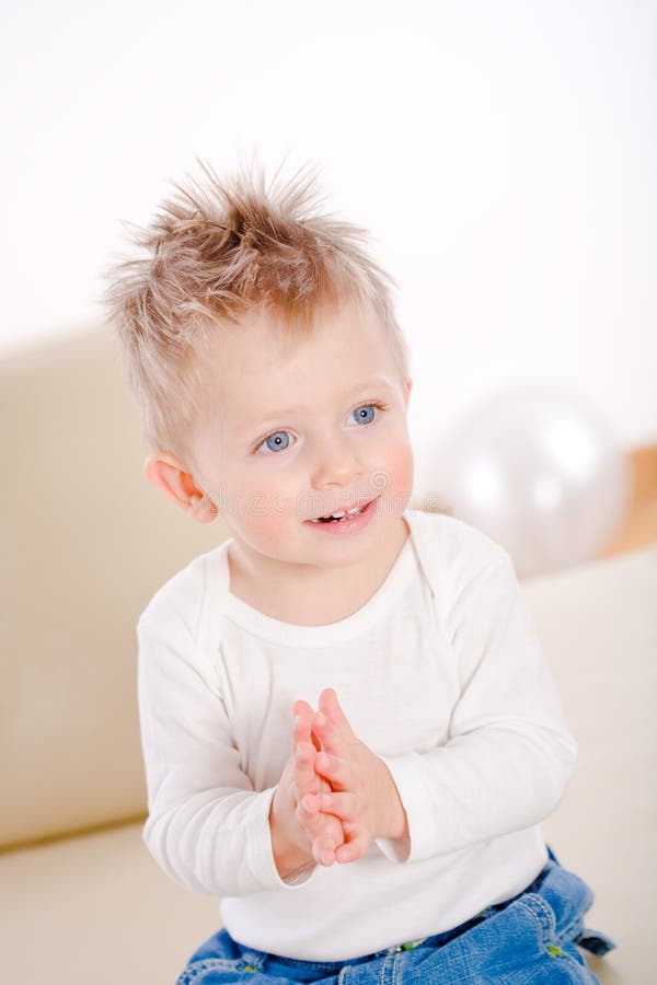 Aplauso do bebé imagem de stock. Imagem de despreocupado - 7155177