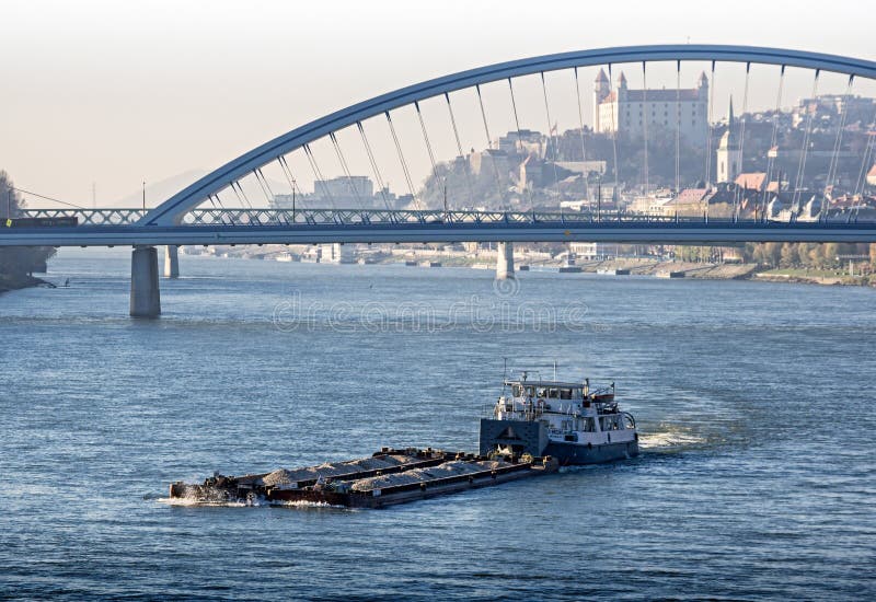 Apollo bridge editorial stock image. Image of tugboat - 206304884