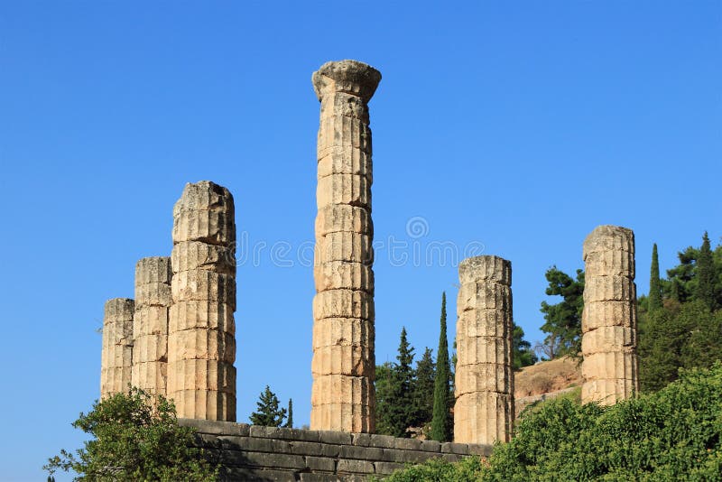 Apollo-Tempel in Delphi, Griechenland. Stockfoto - Bild von archäologie ...