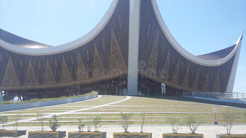 Appearance of the Yard and Building of the Great Mosque of West Sumatra ...