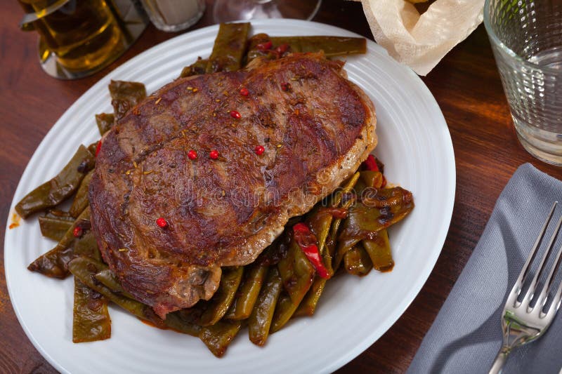 Beef Entrecote with String Beans and Bell Pepper Stock Image - Image of ...