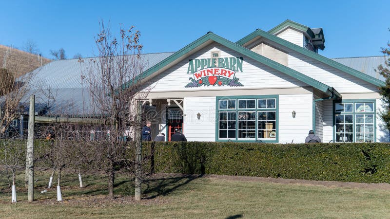 Apple Barn and Cider Mill in Pigeon Forge Editorial Stock Photo - Image ...