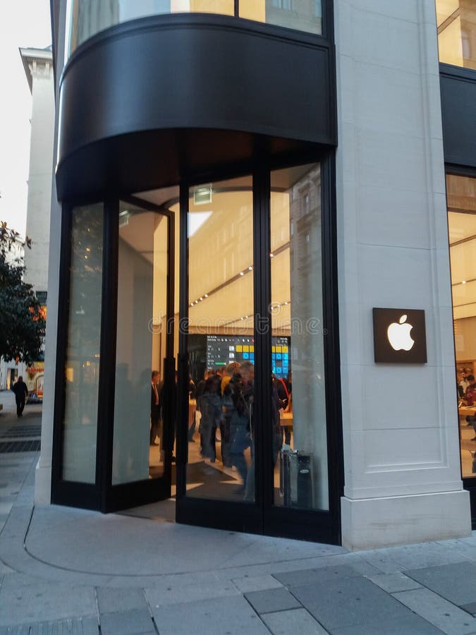 Apple brand store in Wien editorial stock image. Image of europe ...
