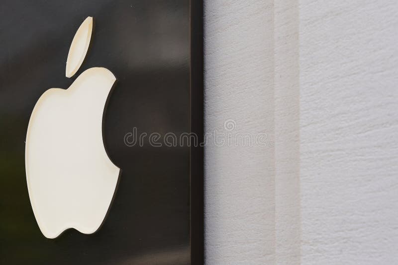 Apple Company Logo on an Apple Store in Downtown Vienna Editorial Image ...