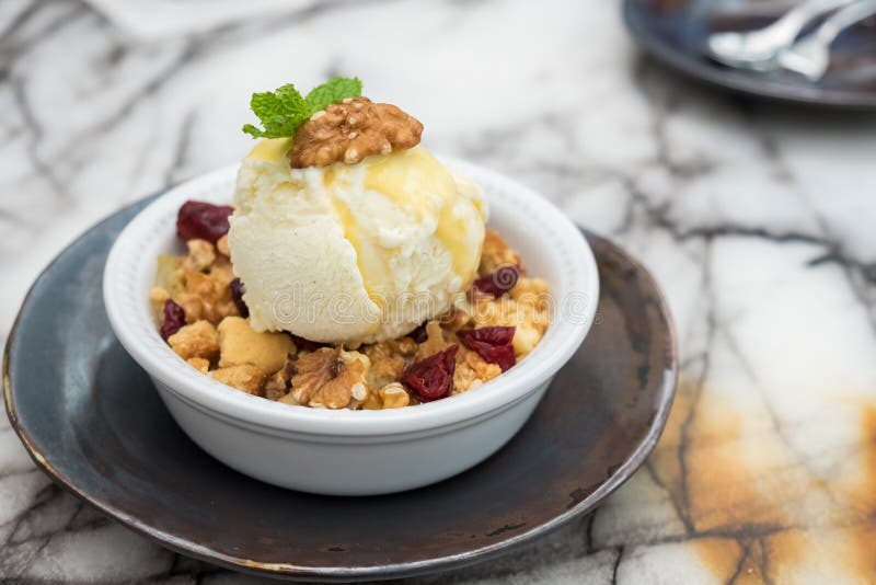 Apple Crumble and Vanilla Ice Cream Stock Image - Image of healthy ...