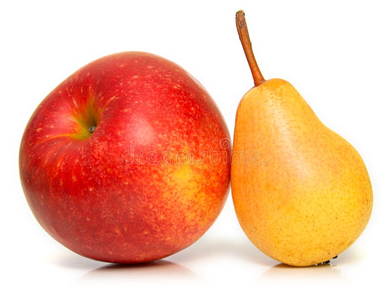 Apple e pera no branco foto de stock. Imagem de nave, amarelo - 7381358