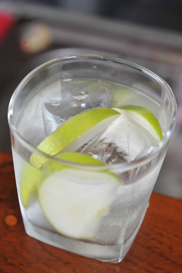 Apple gin tonic stock image. Image of gourmet, cocktail - 100489355