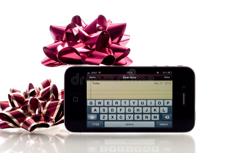 Apple IPhone 4 EBay Auction Editorial Photography - Image of edge ...