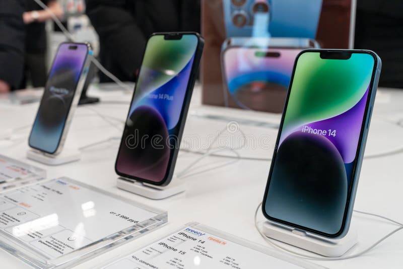 Apple IPhone 14 Smartphones Models, Demo Display Launch at Apple Store ...