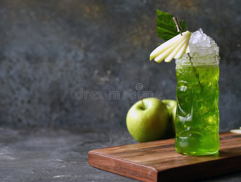 Apple Lemonade Mojito Cocktail Stock Photo - Image of juicy, sweet ...