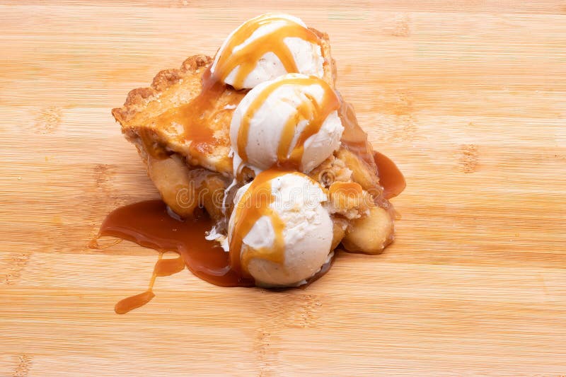 Apple Pie a La Mode with Caramel Drizzle. Stock Image - Image of apples ...